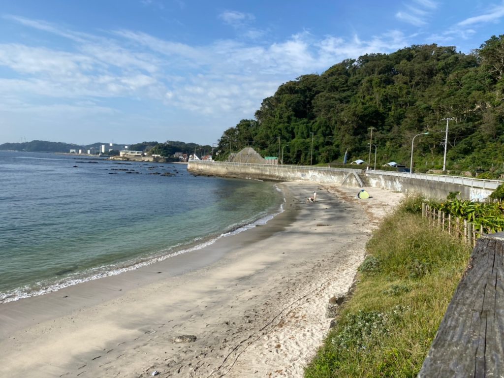【神奈川県横須賀市】『たたら浜』の海釣りガイド(釣れる魚・駐車場・トイレ)|関東釣りwalker
