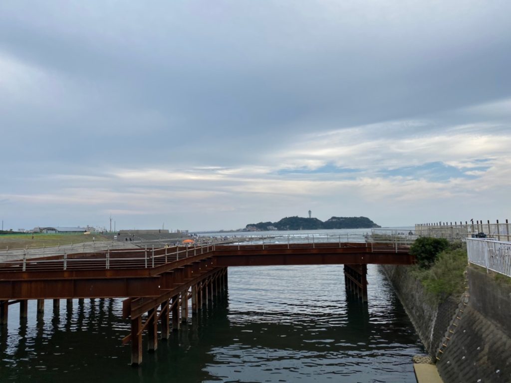 【神奈川県藤沢市】『引地川河口・鵠沼海岸』の海釣りガイド（釣れる魚・駐車場・トイレ）｜関東釣りwalker