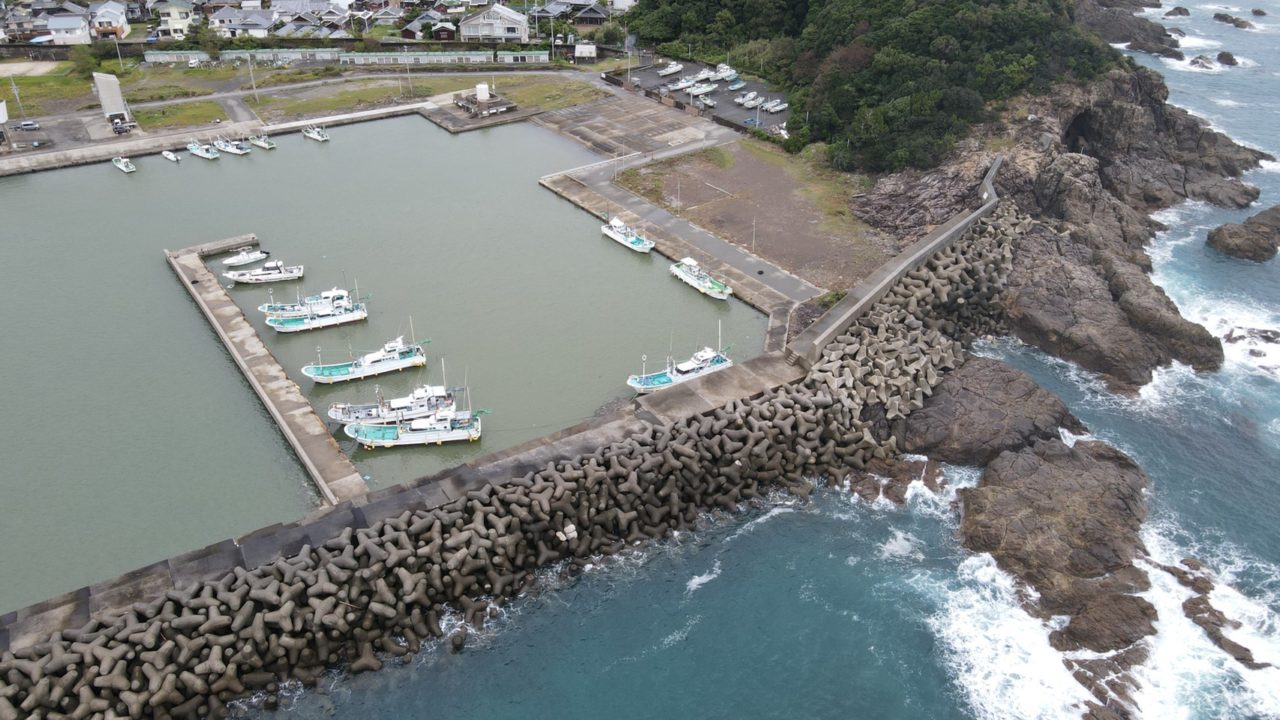 【和歌山県美浜町】『三尾漁港』の海釣りガイド(釣れる魚・駐車場・トイレ)|和歌山釣りwalker