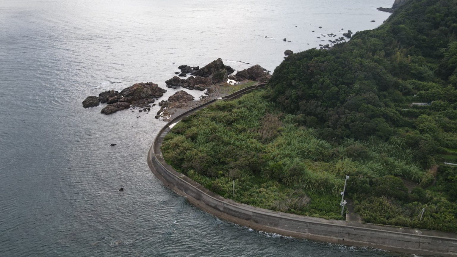 【和歌山県日高町】『小浦崎』の海釣りガイド（釣れる魚・駐車場・トイレ）｜和歌山釣りwalker