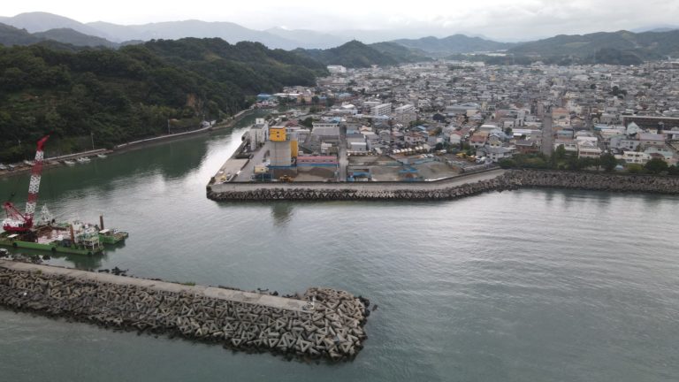 【和歌山県湯浅町】『なぎ公園・山田川河口』のおすすめ海釣りガイド(釣れる魚・駐車場・渡し船)|和歌山釣りwalker
