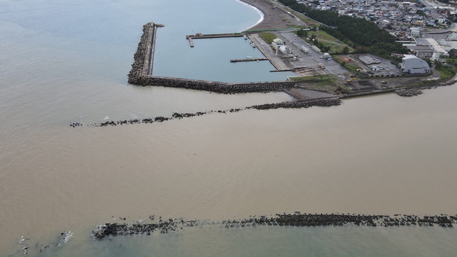 【和歌山県御坊市】『浜ノ瀬漁港・日高川河口』の海釣りガイド(釣れる魚・駐車場・トイレ)|和歌山釣りwalker