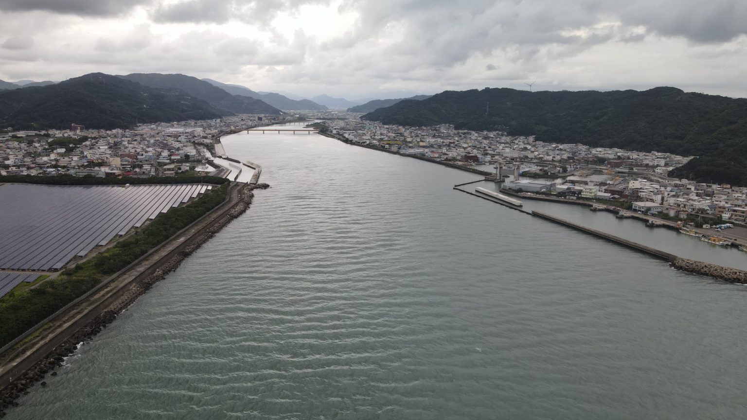 【和歌山県有田市】『有田川河口 北側ソーラー付近』のおすすめ海釣りガイド（釣れる魚・渡し船・駐車場）｜和歌山釣りwalker