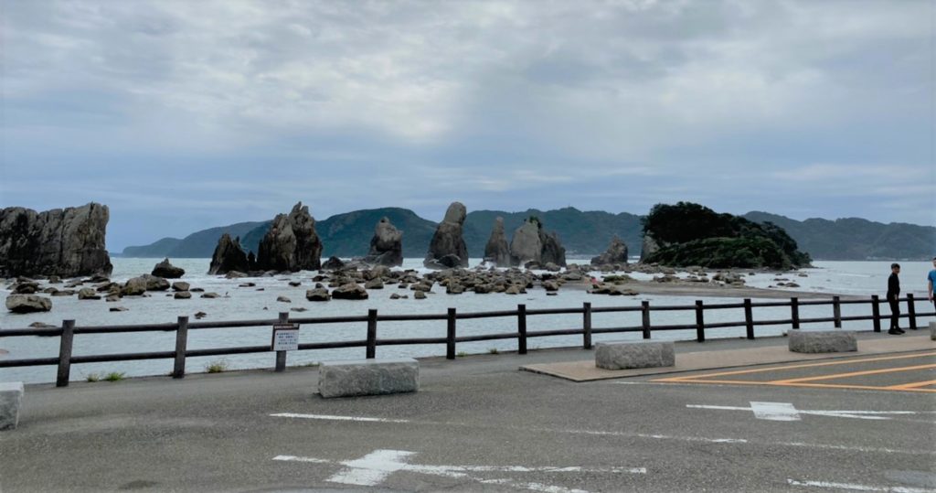 【和歌山県串本町】『橋杭岩｜はしぐいいわ』の海釣りガイド（釣れる魚・駐車場・トイレ）｜和歌山釣りwalker