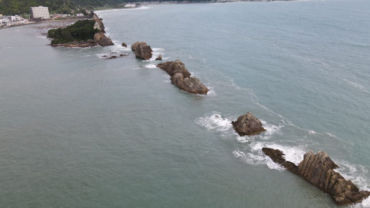 【和歌山県串本町】『橋杭岩|はしぐいいわ』の海釣りガイド(釣れる魚・駐車場・トイレ)|和歌山釣りwalker