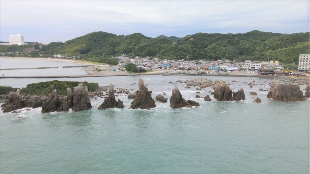 【和歌山県串本町】『橋杭岩|はしぐいいわ』の海釣りガイド(釣れる魚・駐車場・トイレ)|和歌山釣りwalker