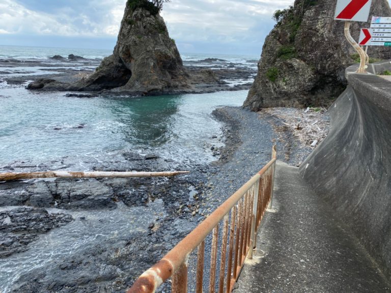 【和歌山県串本町】『石切岩周辺』の海釣りガイド(釣れる魚・駐車場・トイレ)|和歌山釣りwalker