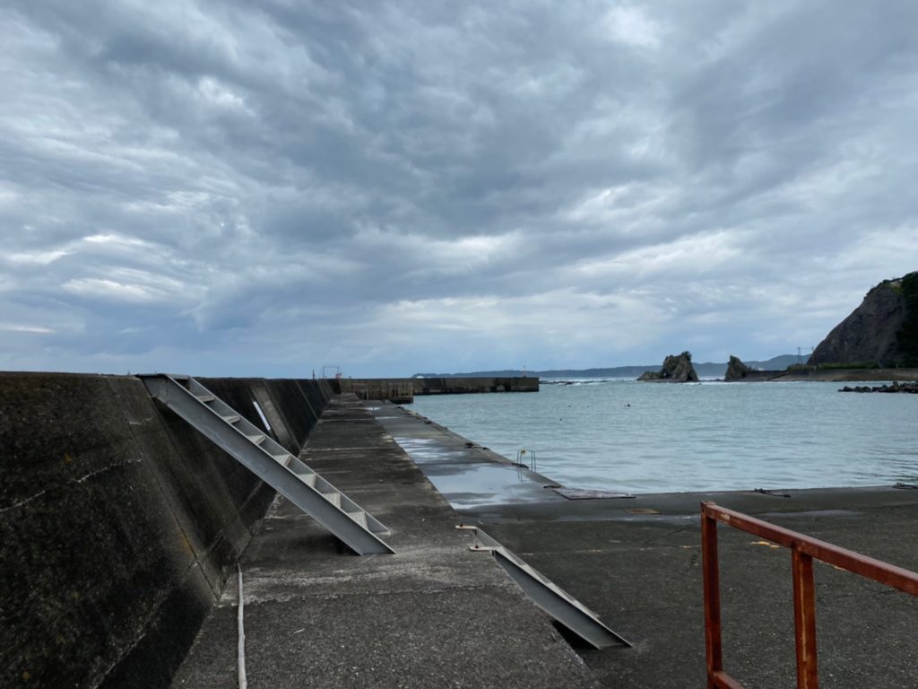 【和歌山県串本町】『津荷漁港|つがぎょこう』の海釣りガイド(釣れる魚・駐車場・トイレ)|和歌山釣りwalker