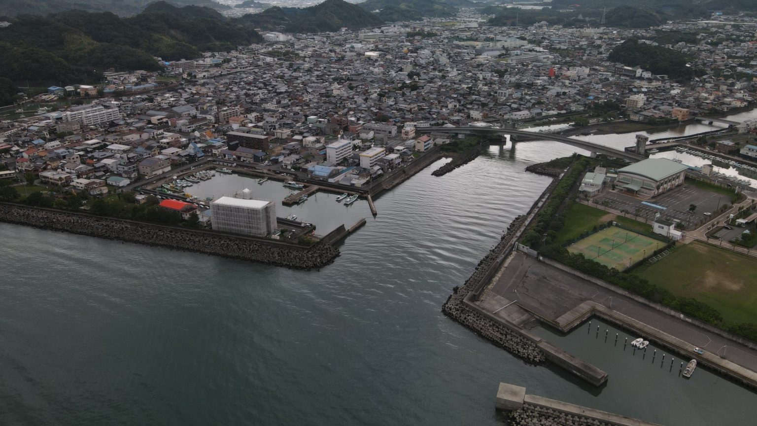 【和歌山県広川町】『湯浅広港・ふれあいけんこう公園』のおすすめ海釣りガイド（釣れる魚・駐車場・渡し船）｜和歌山釣りwalker