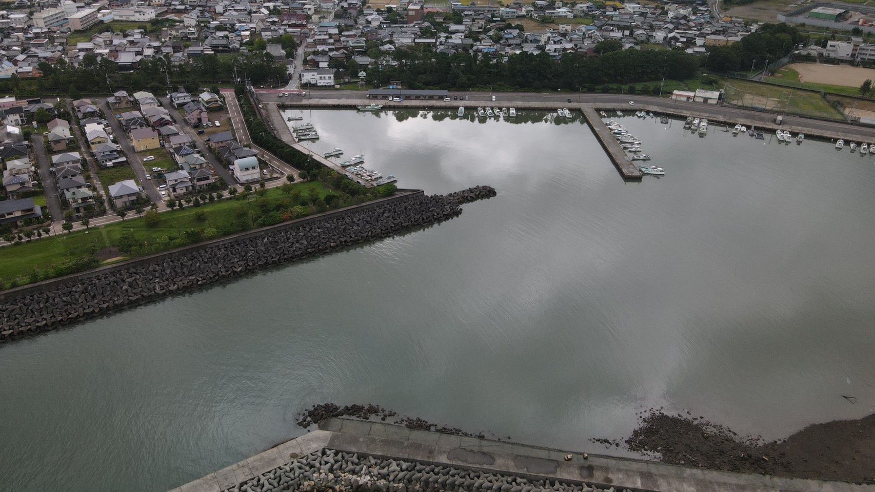【和歌山県広川町】『湯浅広港・ふれあいけんこう公園』のおすすめ海釣りガイド(釣れる魚・駐車場・渡し船)|和歌山釣りwalker