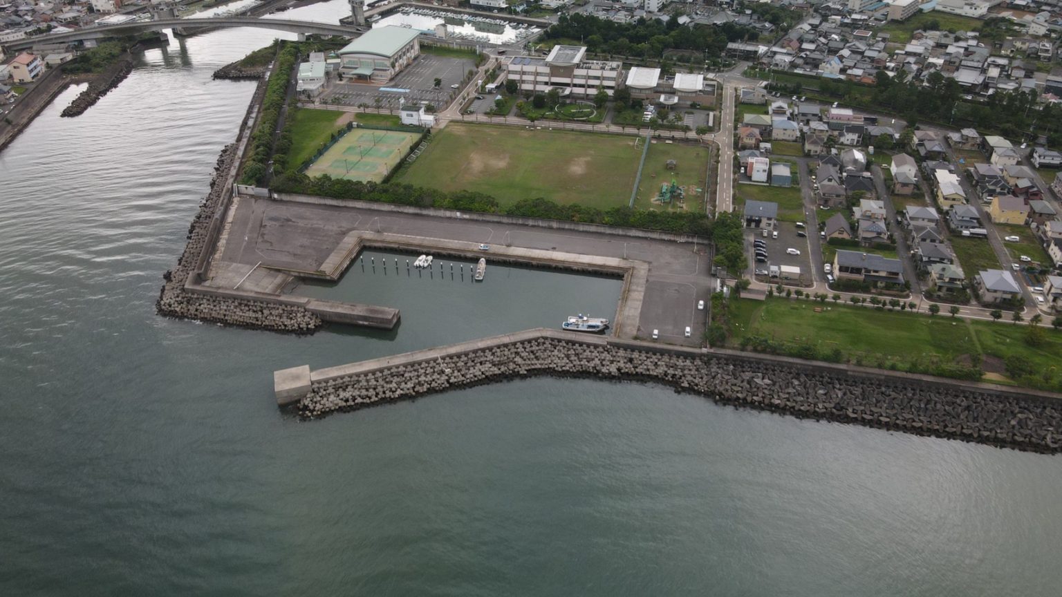 【和歌山県広川町】『湯浅広港・ふれあいけんこう公園』のおすすめ海釣りガイド（釣れる魚・駐車場・渡し船）｜和歌山釣りwalker