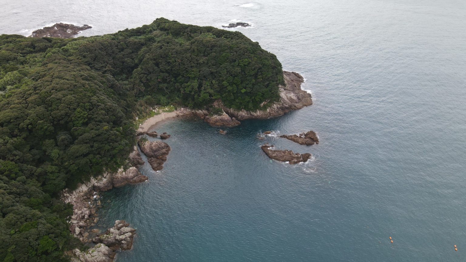 【和歌山県串本町】『通夜島周辺|つやじま』の海釣りガイド(釣れる魚・駐車場・トイレ)|和歌山釣りwalker