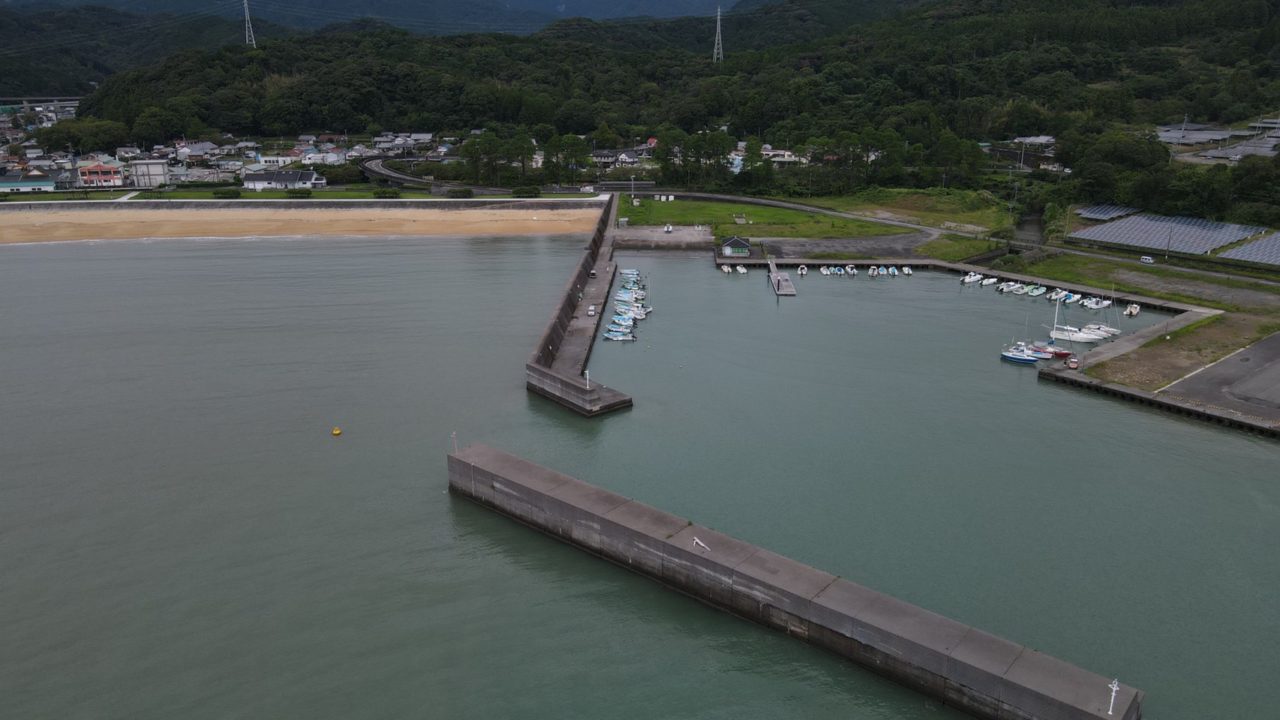 【和歌山県那智勝浦町】『那智海水浴場(なち)』の海釣りガイド(釣れる魚・駐車場・トイレ)|和歌山釣りwalker
