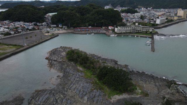 【和歌山県那智勝浦町】『一の滝・熊野カフェ付近』の海釣りガイド(釣れる魚・駐車場・トイレ)|和歌山釣りwalker