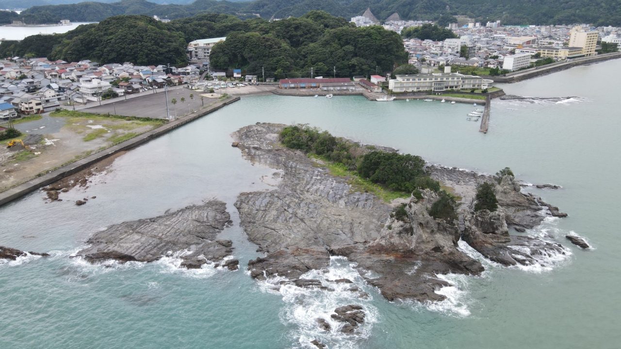 【和歌山県那智勝浦町】『一の滝・熊野カフェ付近』の海釣りガイド(釣れる魚・駐車場・トイレ)|和歌山釣りwalker