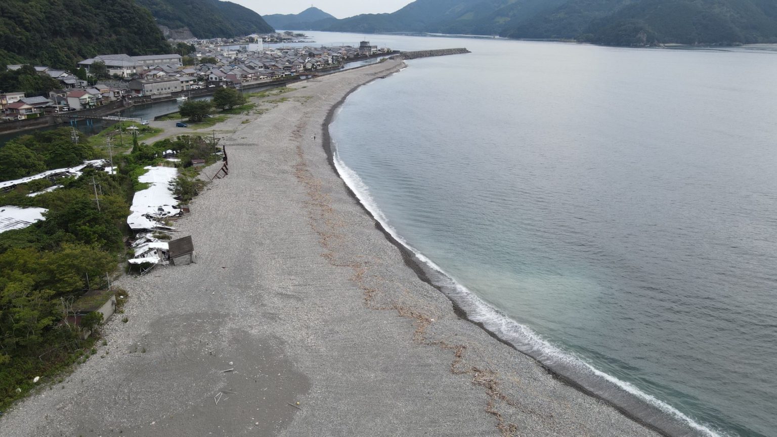 【三重県紀北町】『銚子川河口(相賀駅付近)』の海釣りガイド(釣れる魚・駐車場・トイレ)|東海釣りwalker