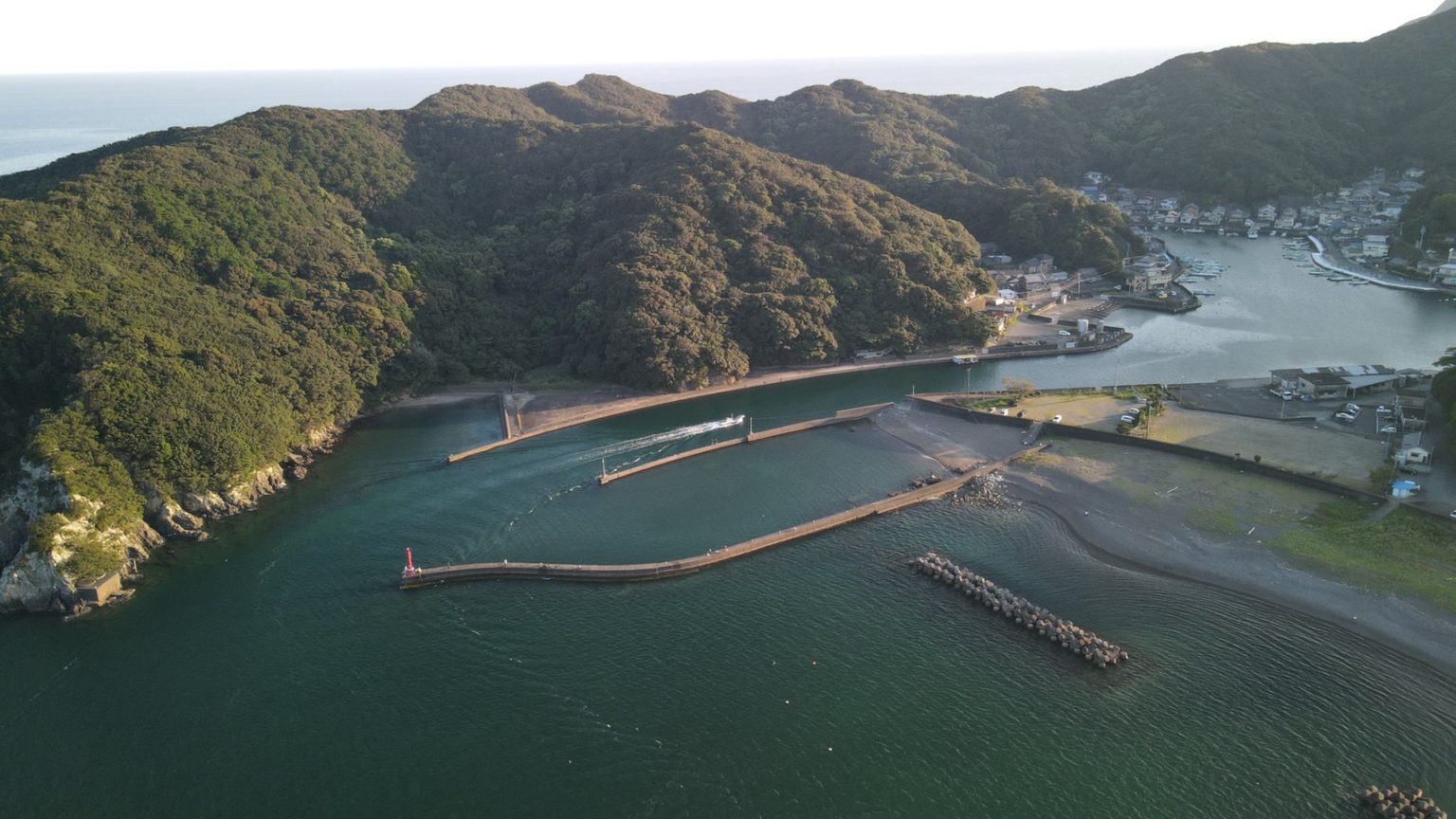 【三重県南伊勢町】『相賀浦(おうかうら)・大池付近』の海釣りガイド(釣れる魚・駐車場・トイレ)|東海釣りwalker