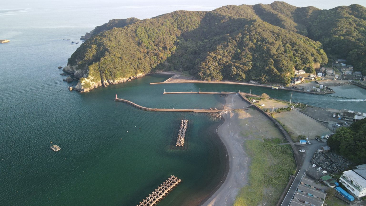 【三重県南伊勢町】『相賀浦(おうかうら)・大池付近』の海釣りガイド(釣れる魚・駐車場・トイレ)|東海釣りwalker