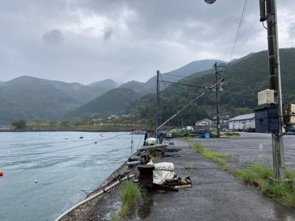 【三重県尾鷲市】『賀田湾・賀田漁港』の海釣りガイド（釣れる魚・駐車場・トイレ）｜東海釣りwalker