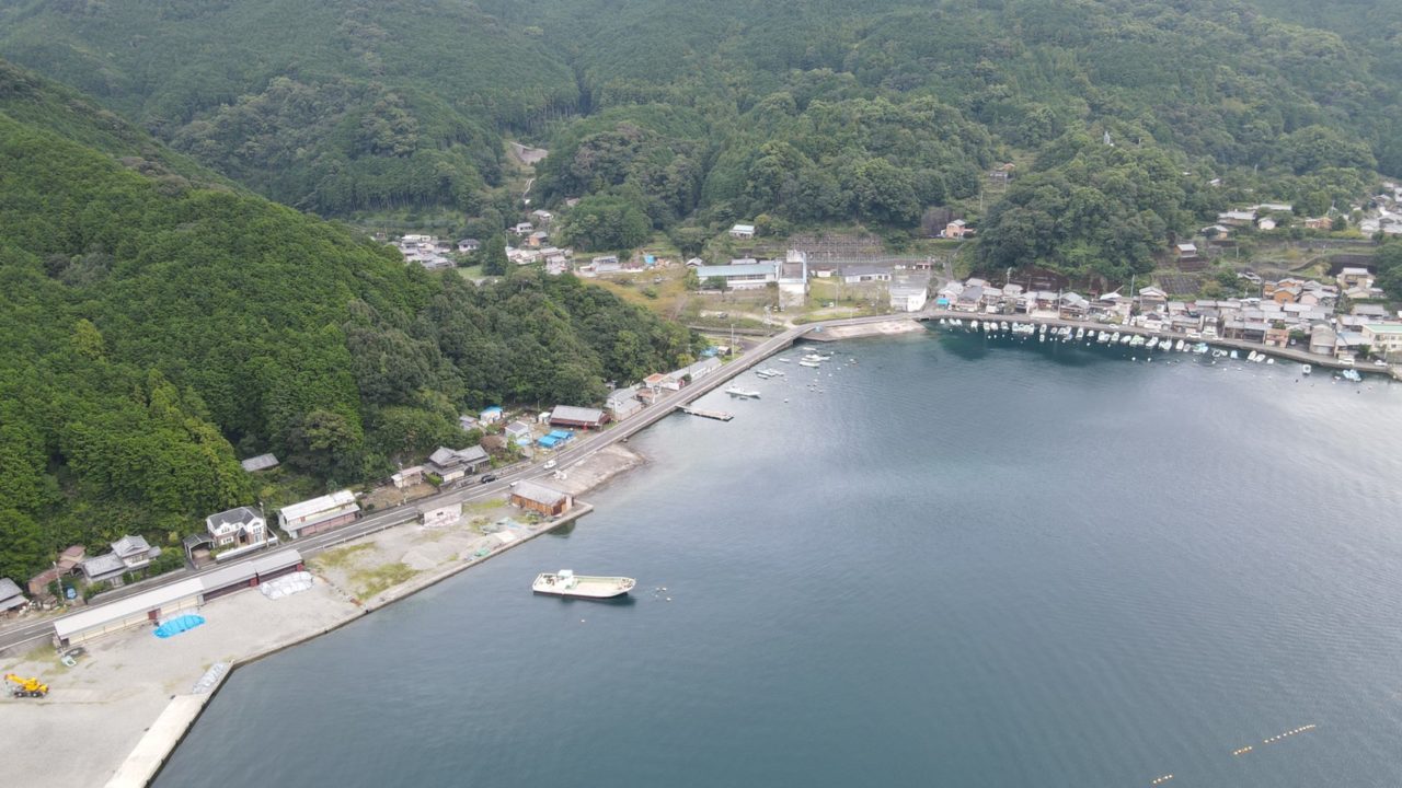 【三重県尾鷲市｜水深が深い】『九鬼漁港（くきぎょこう）』の海釣りガイド（釣れる魚・駐車場・トイレ）｜東海釣りwalker