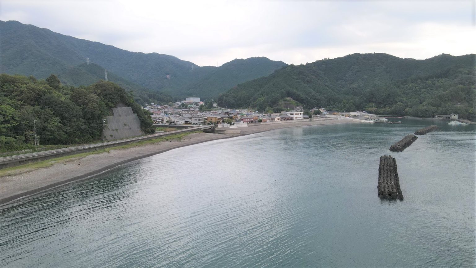 【三重県紀北町】『三浦漁港（みうらぎょこう）』の海釣りガイド（釣れる魚・駐車場・トイレ）｜東海釣りwalker