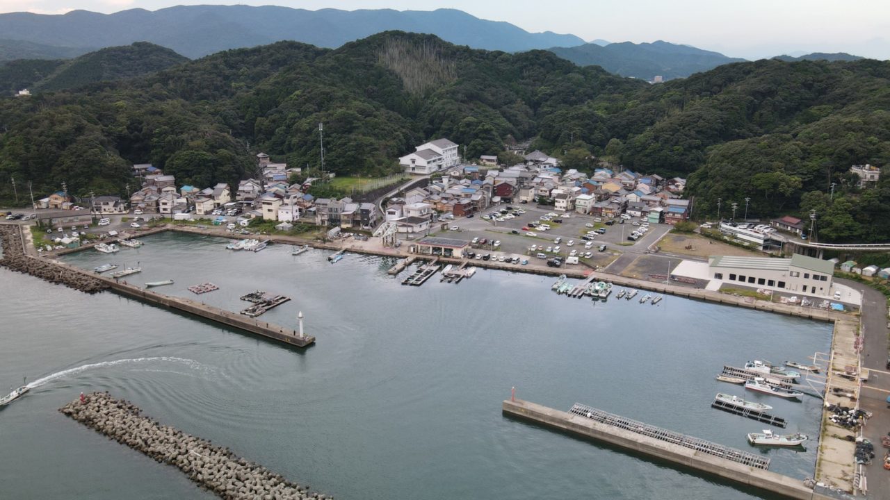 【三重県鳥羽市】『小浜漁港』の海釣りガイド（釣れる魚・駐車場・トイレ）｜東海釣りwalker