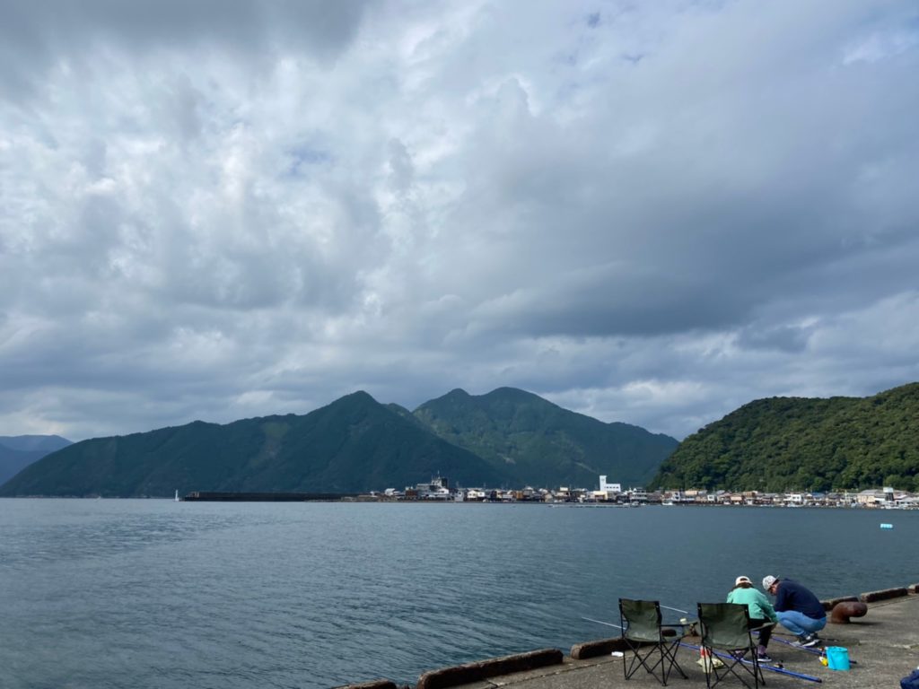 【三重県紀北町|大人気!】『引本港(ひきもとこう)』の海釣りガイド(釣れる魚・駐車場・トイレ)|東海釣りwalker