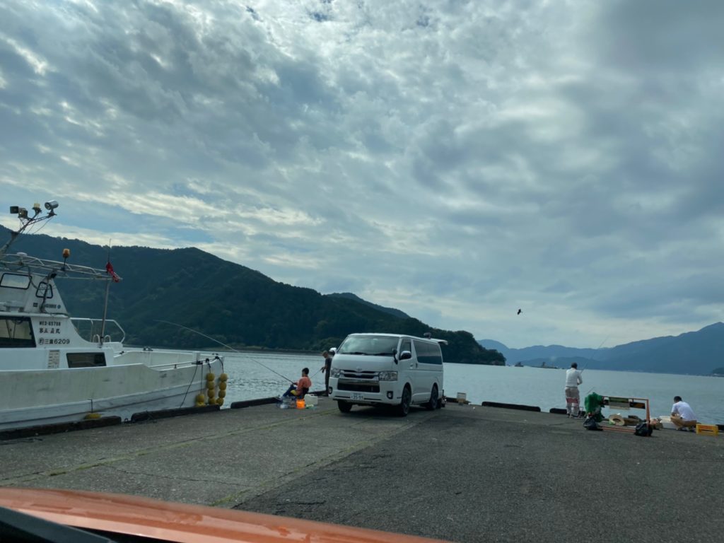 【三重県紀北町|大人気!】『引本港(ひきもとこう)』の海釣りガイド(釣れる魚・駐車場・トイレ)|東海釣りwalker
